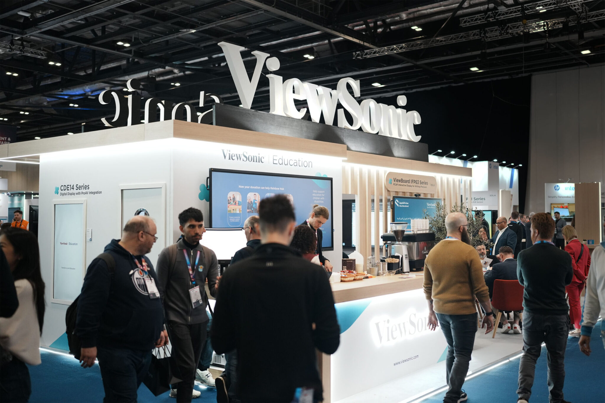 ViewSonic Unveils Industry’s First Android 16-Powered Interactive ...